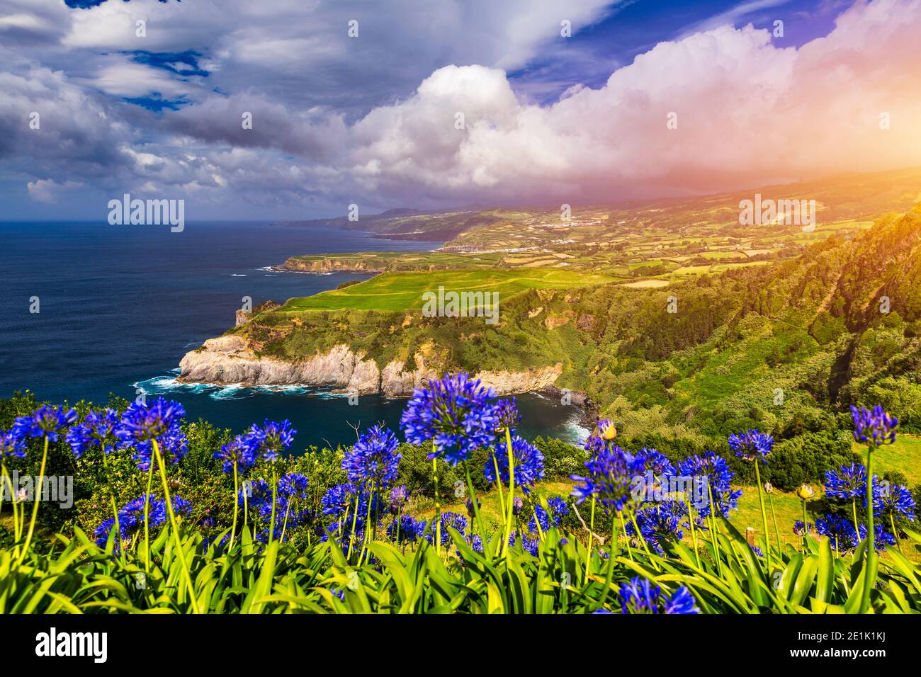 Beautiful coastal view of Miradouro de Santa Iria, Porto Formoso ...