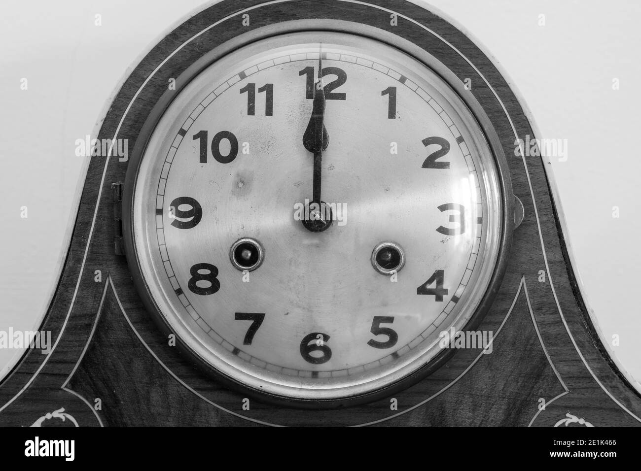 Clock face showing midnight midday hi-res stock photography and images ...