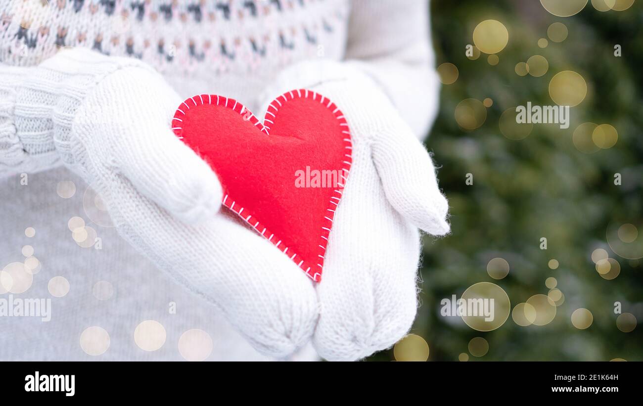 Girls mittens design hi-res stock photography and images - Alamy