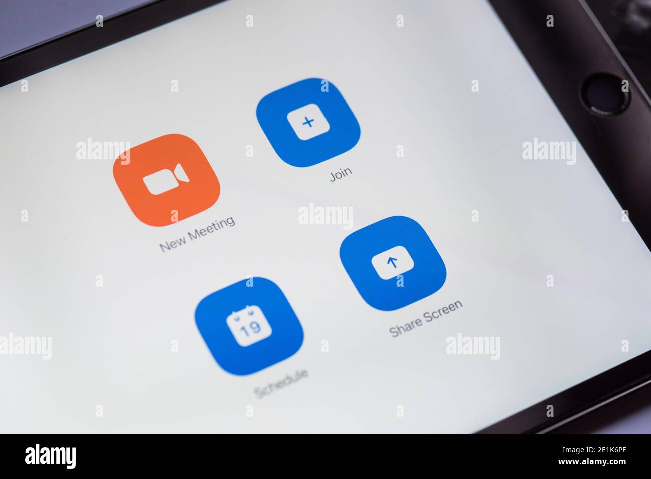 Zoom video conferencing hi-res stock photography and images - Alamy