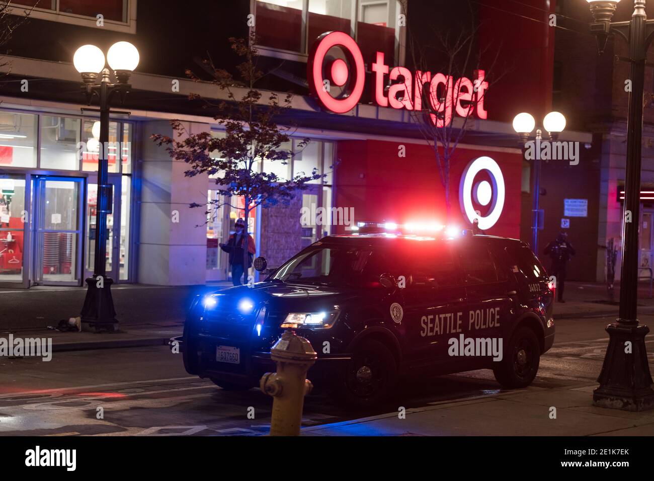 Seattle, USA. 4th Jan, 2021. Seattle Police outside the Pike street ...