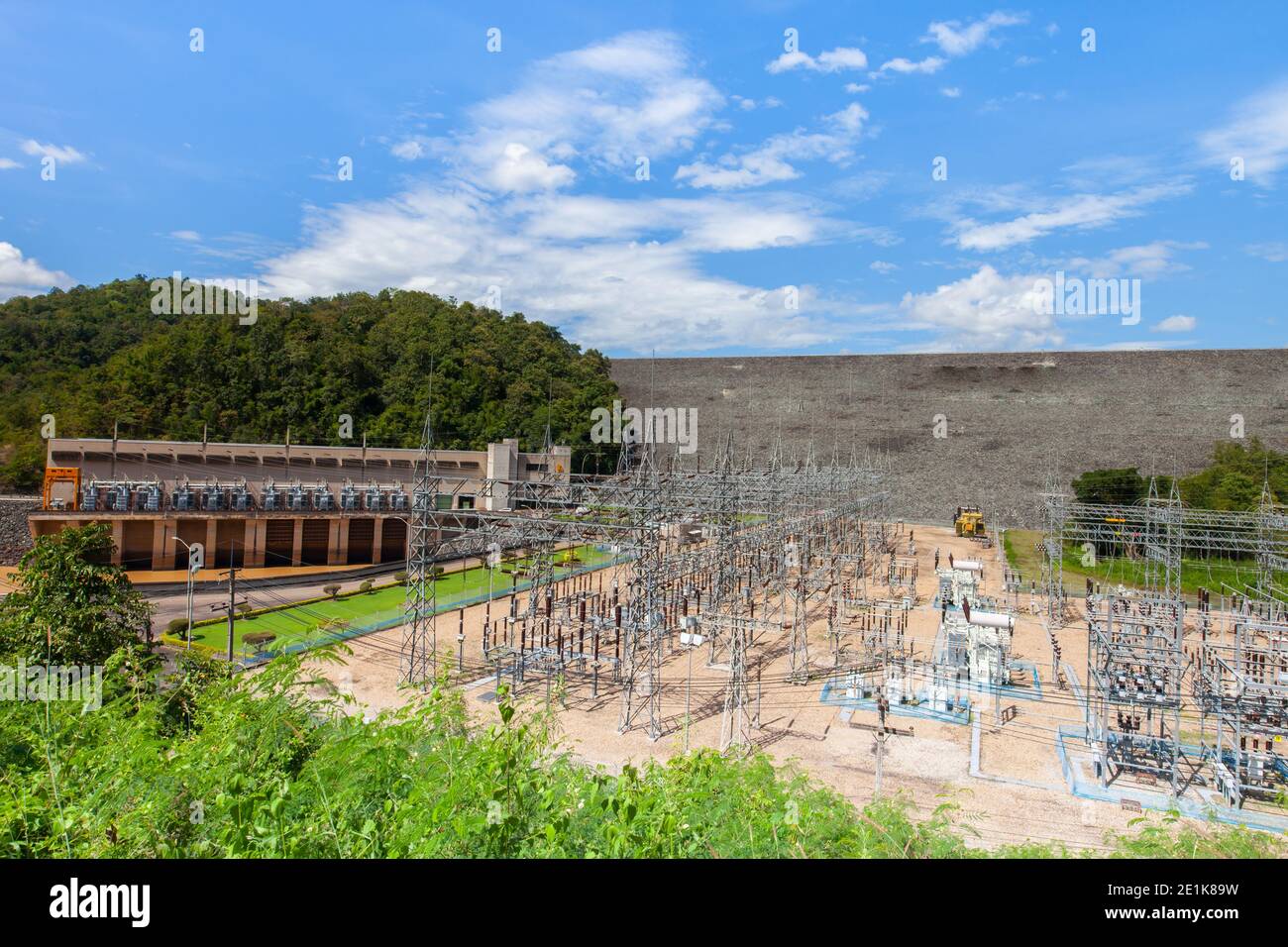 Behind dam hi-res stock photography and images - Alamy
