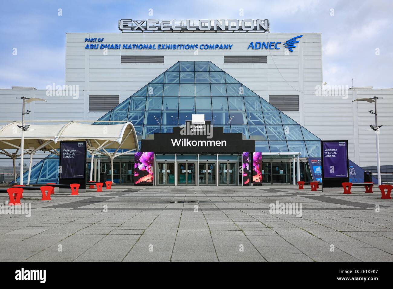 London, UK. 06 January 2021. ExCel London Exhibition Centre in ...