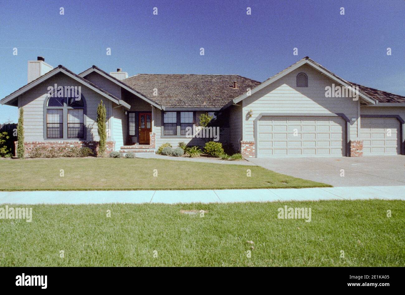 1980s middle class house hi-res stock photography and images - Alamy
