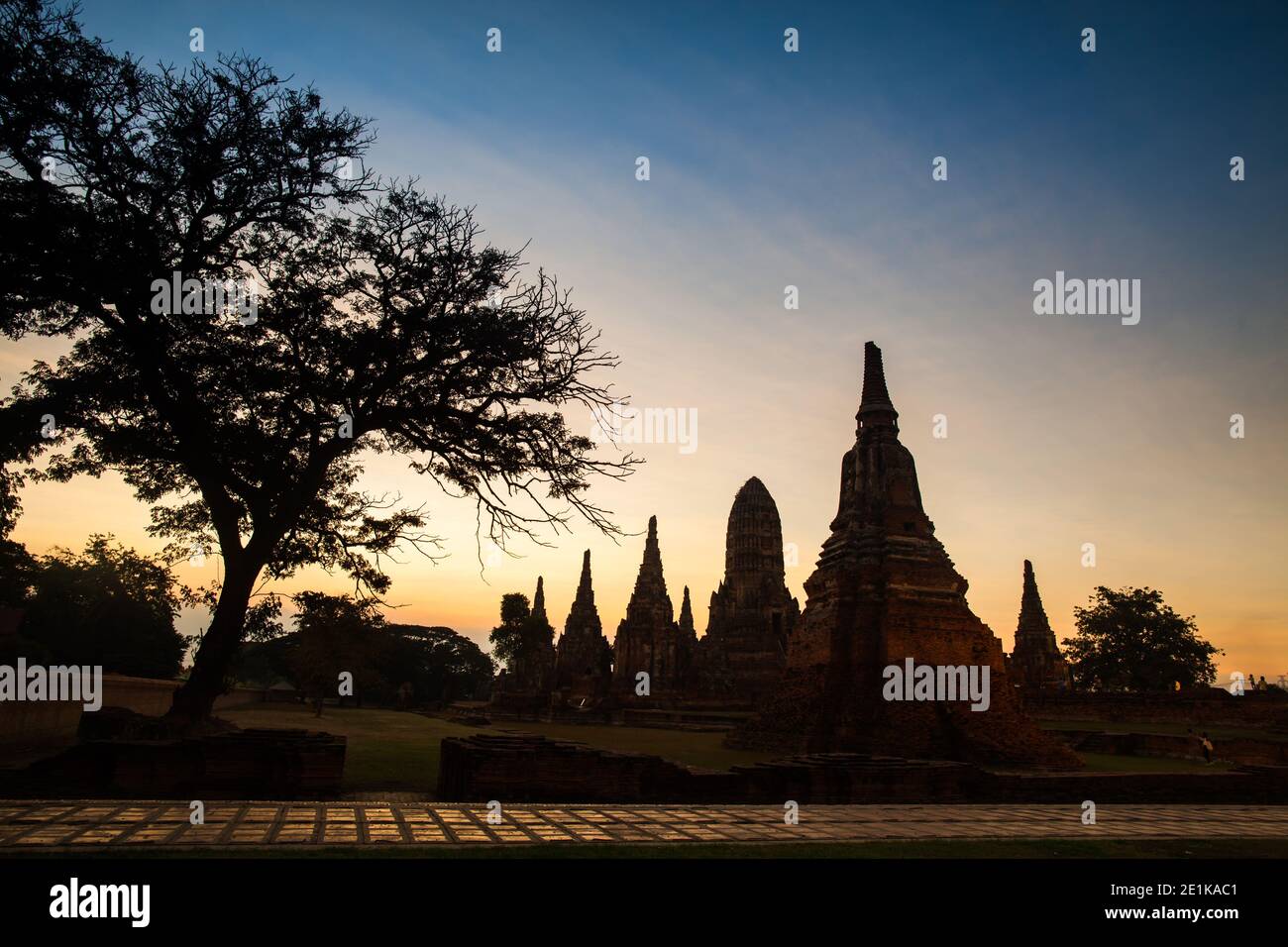 temple at night time Stock Photo - Alamy