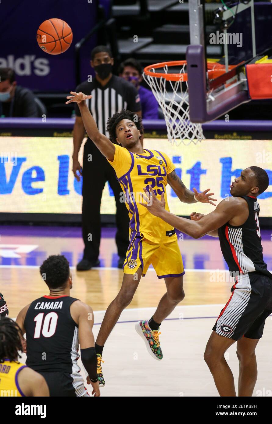 Baton Rouge, LA, USA. 6th Jan, 2021. LSU Guard Eric Gaines (25) puts up ...