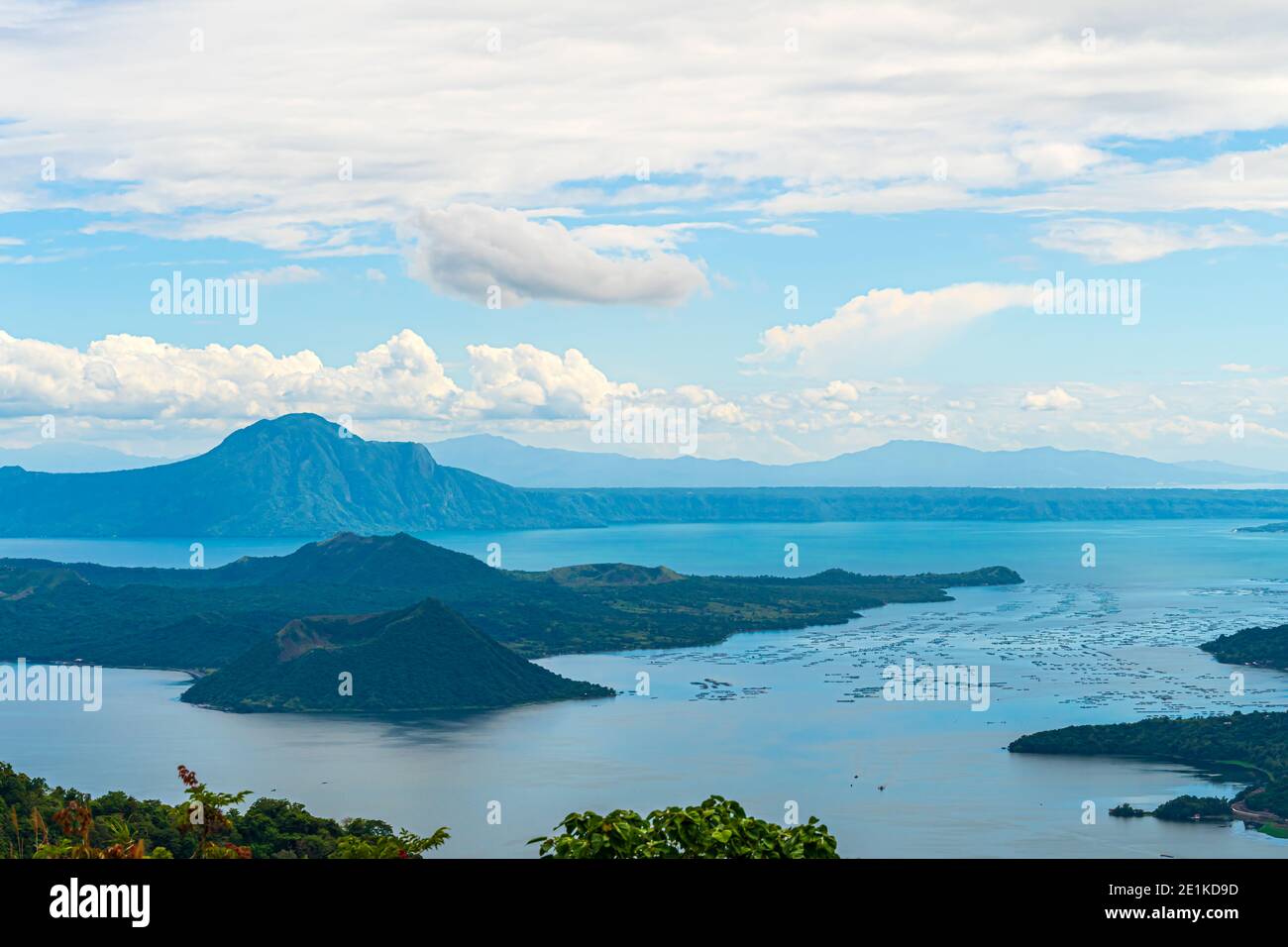 Taal volcano eruption philippines hi-res stock photography and images ...