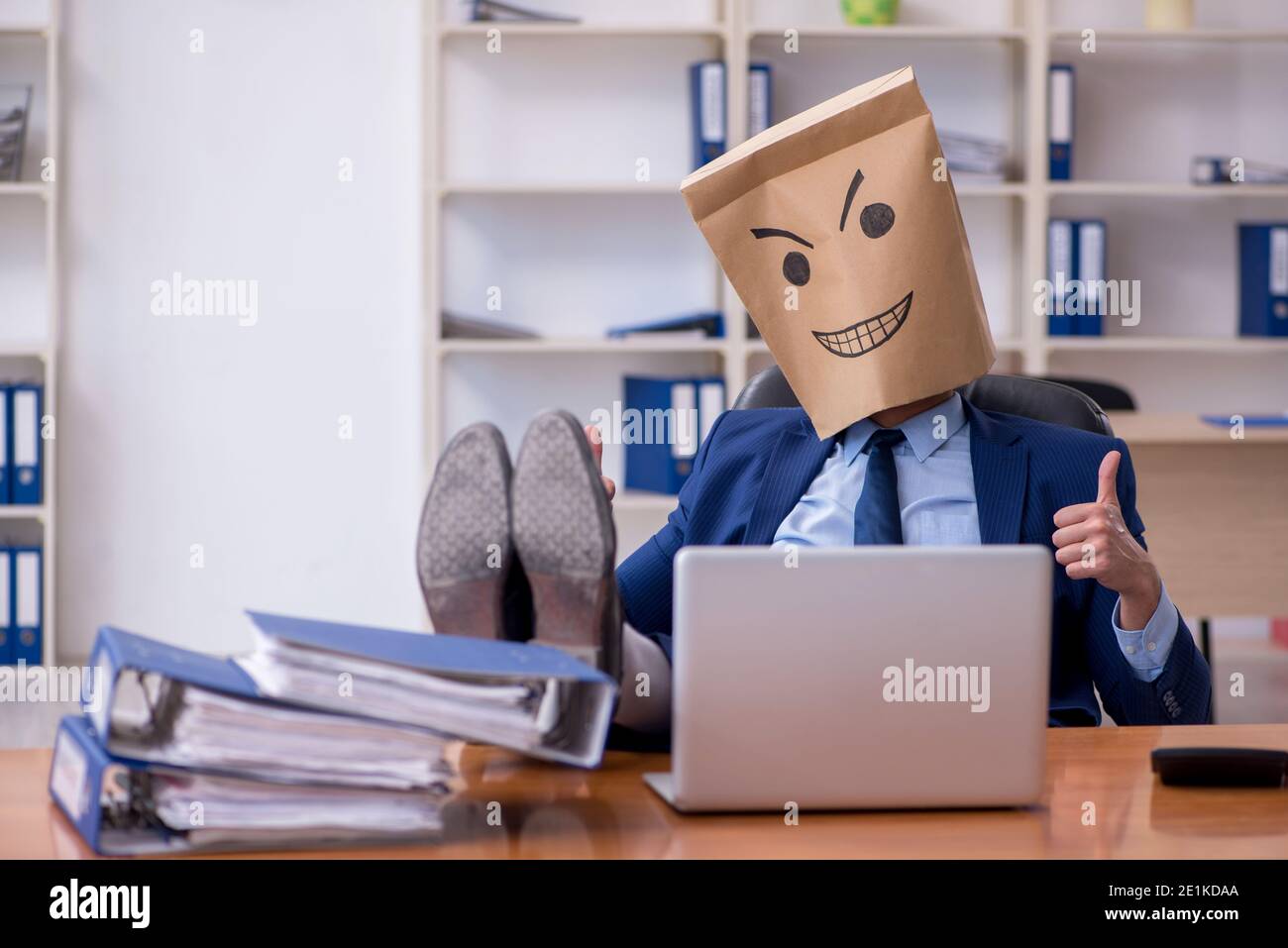 Happy emoticon giving thumb up hi-res stock photography and images - Alamy