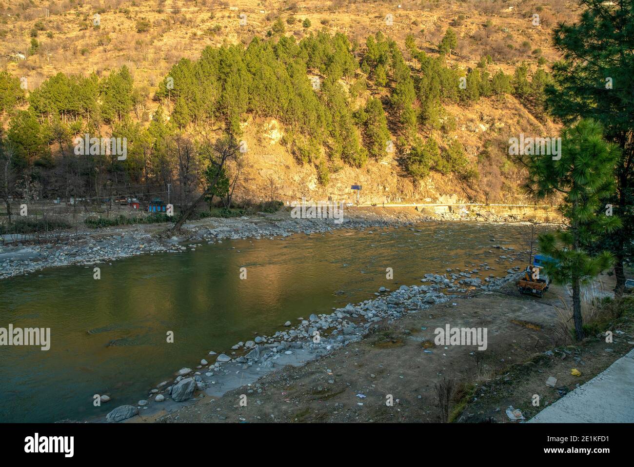 Kullu valley river hi-res stock photography and images - Alamy