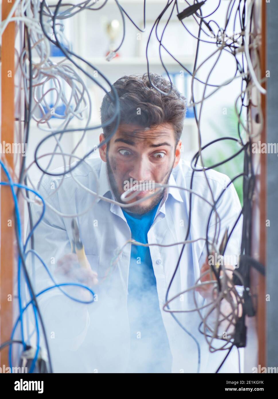 Untangle wires hi-res stock photography and images - Alamy