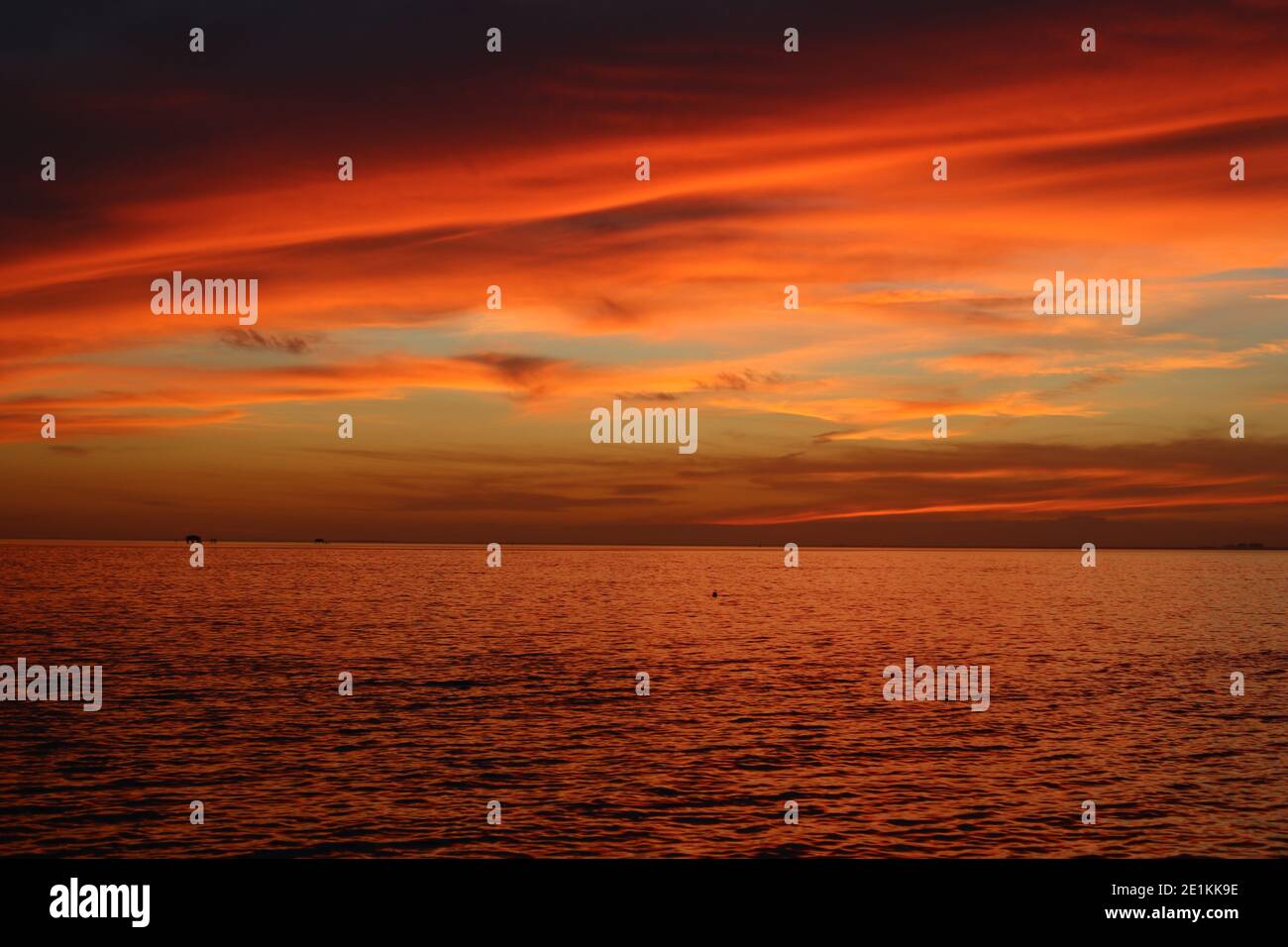 Beautiful sunset in ocean hi-res stock photography and images - Alamy