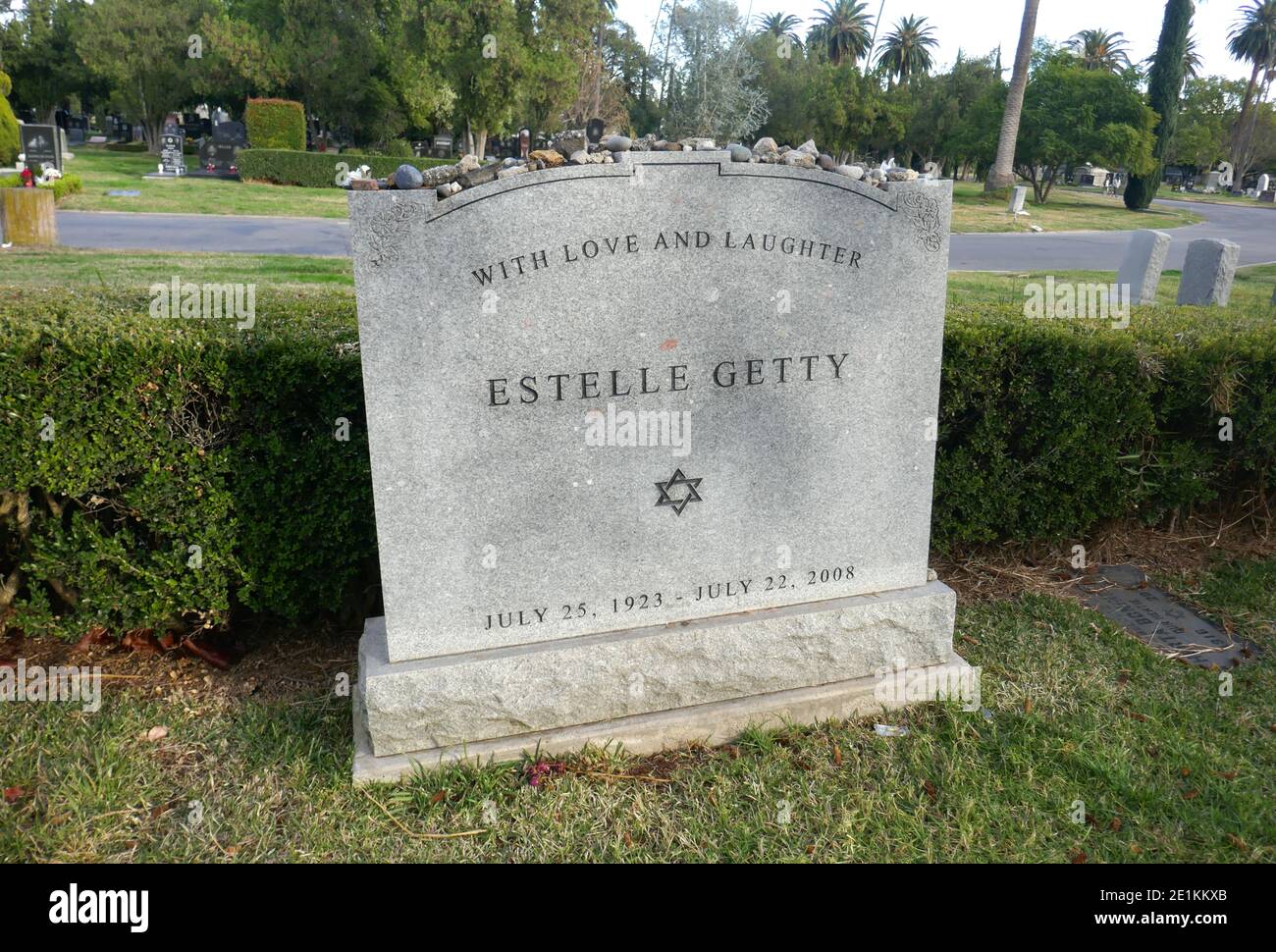 Estelle getty golden girls hi-res stock photography and images - Alamy
