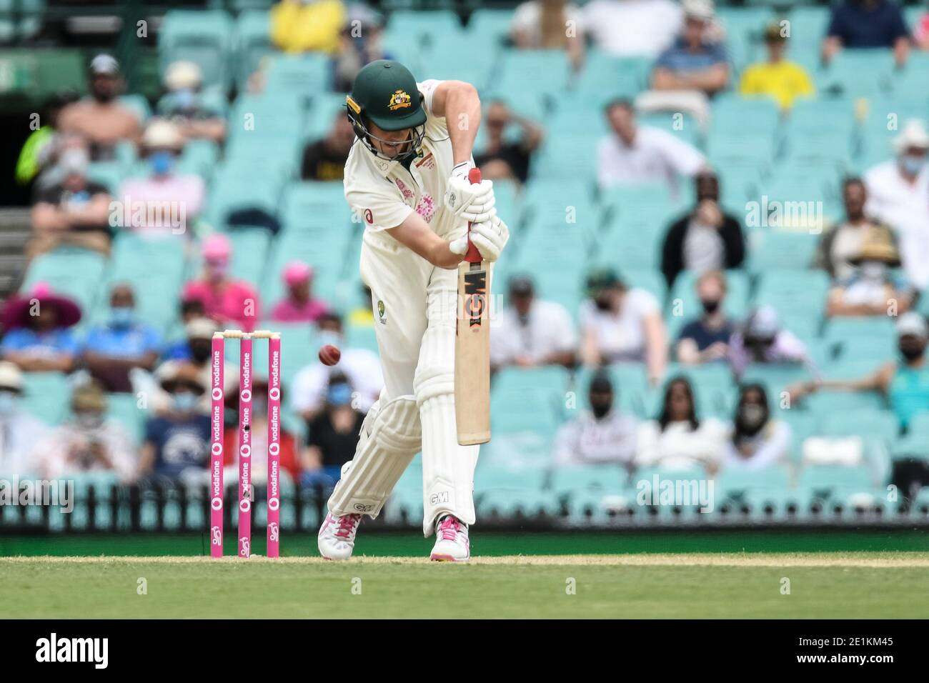 Lbw for two hi-res stock photography and images - Alamy