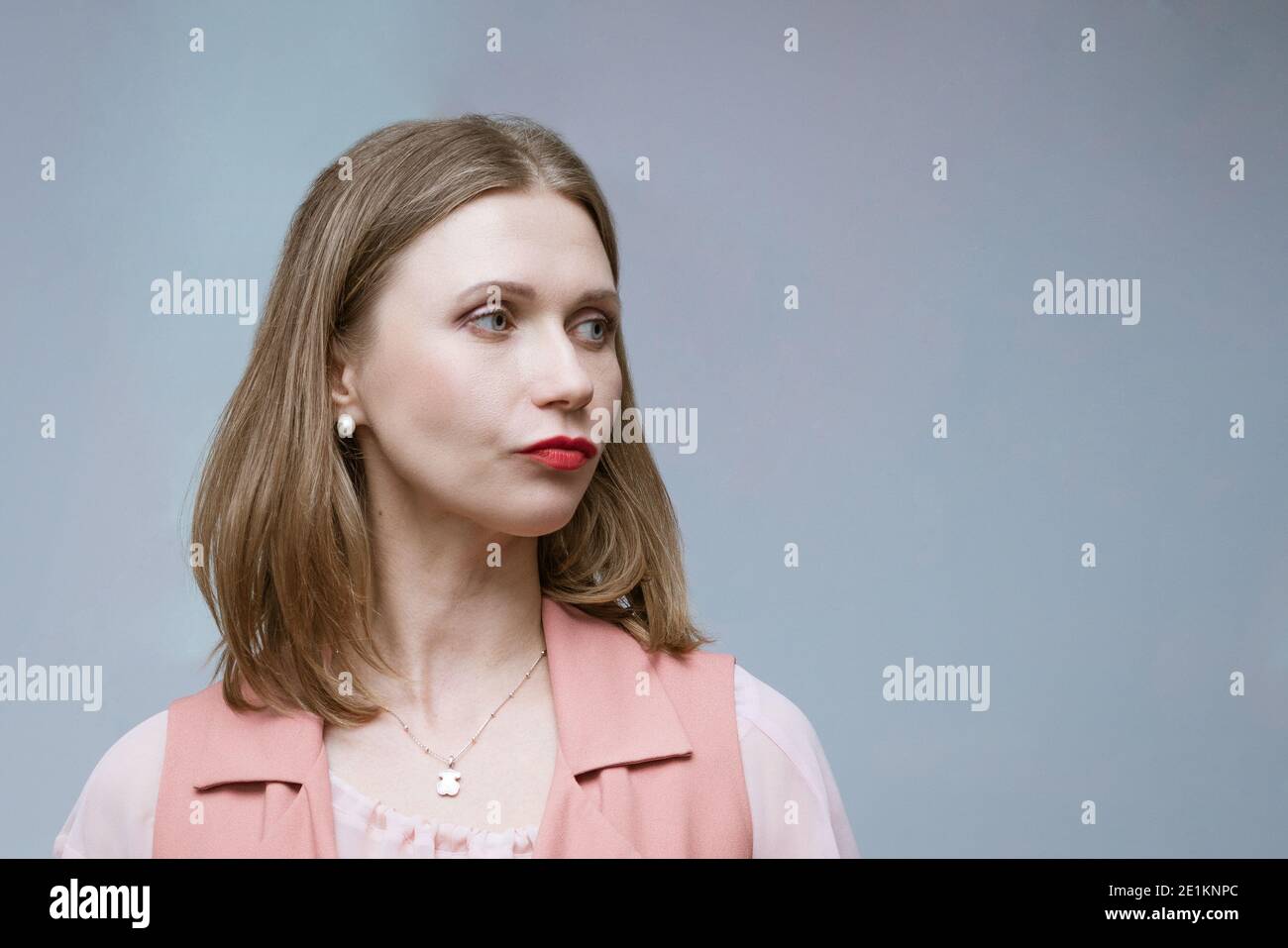 Facial expressions skeptical hi-res stock photography and images - Alamy