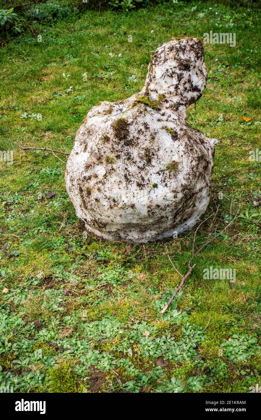 Sick snowman hi-res stock photography and images - Alamy