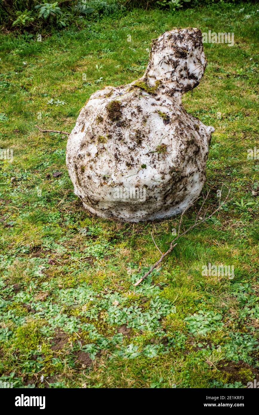 Sick snowman hi-res stock photography and images - Alamy