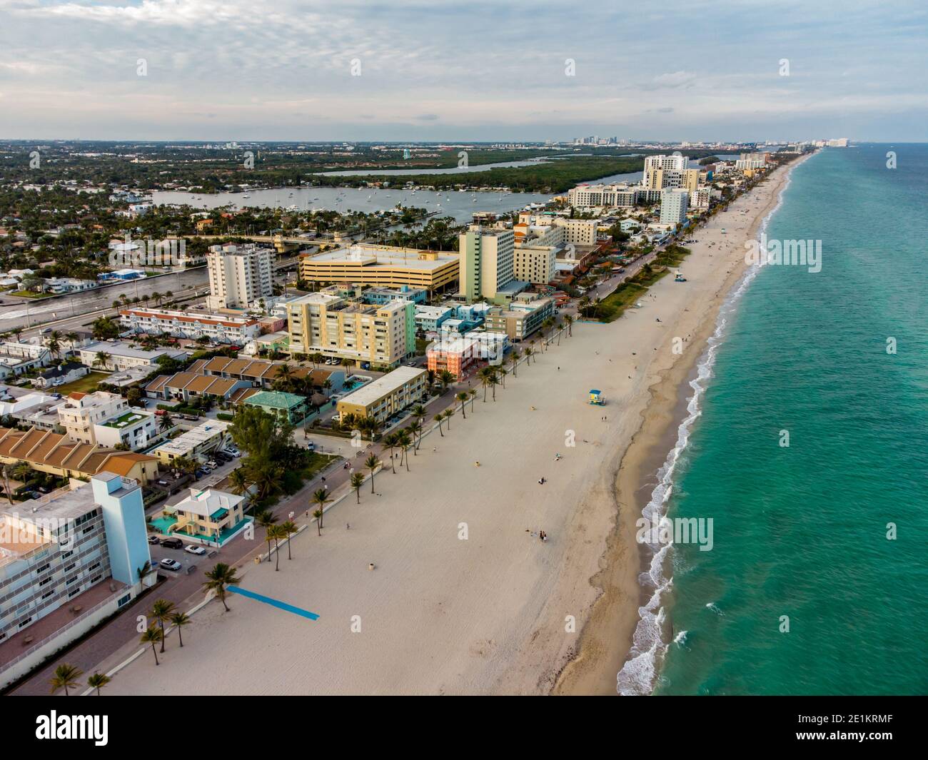 Hollywood beach aerial hi-res stock photography and images - Alamy