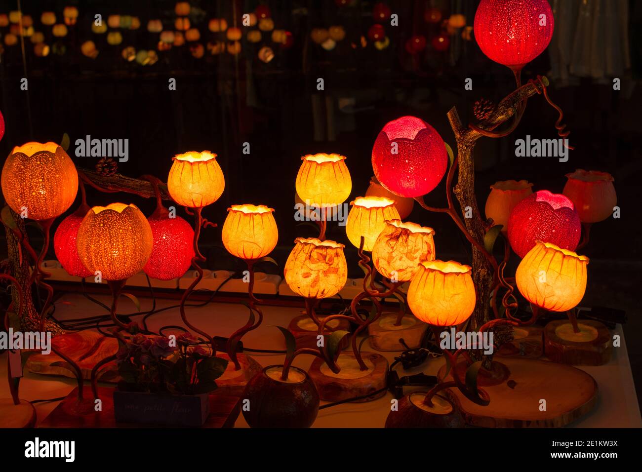 Korean traditional lamp hi-res stock photography and images - Alamy