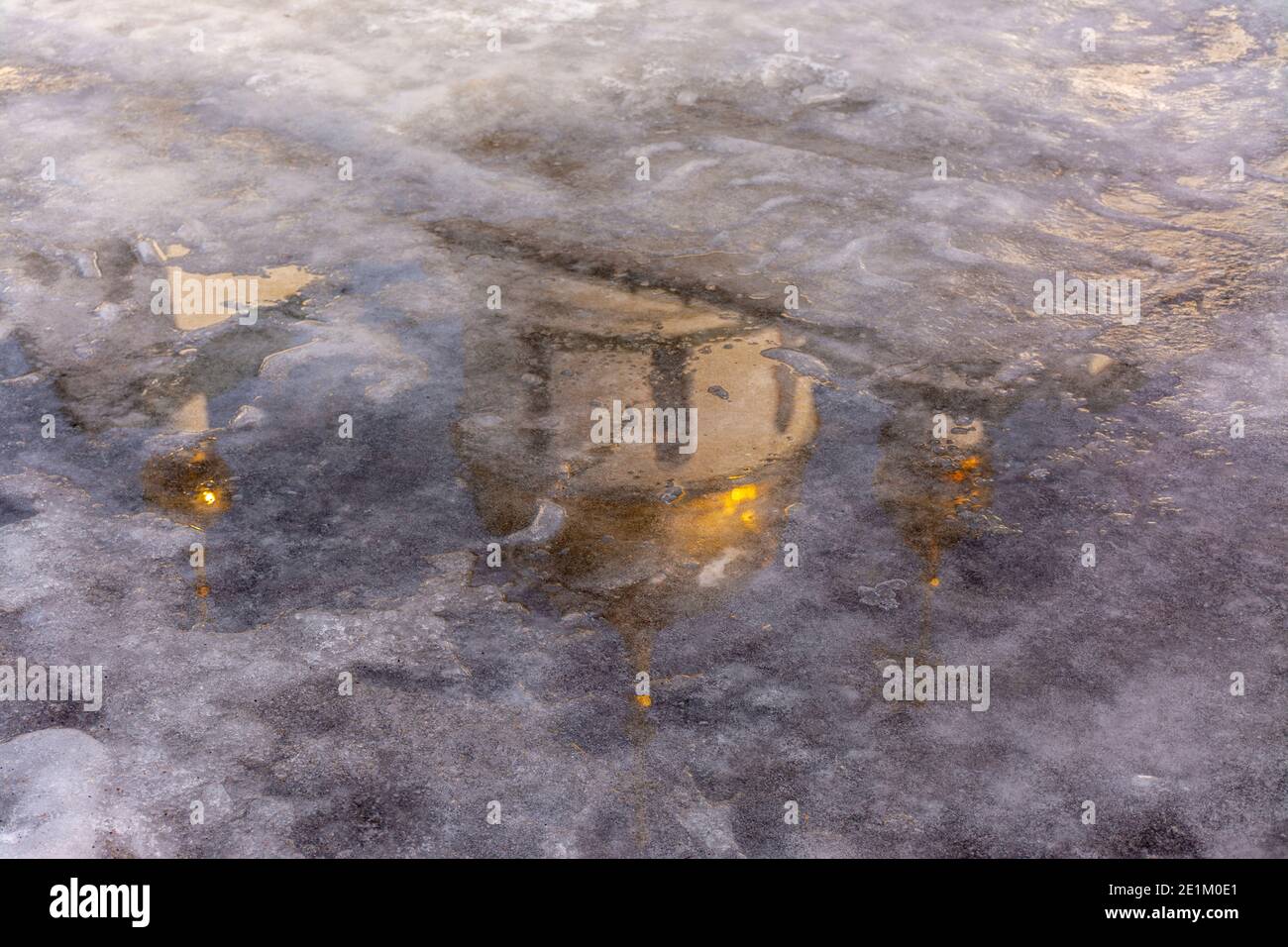 Form distortion hi-res stock photography and images - Alamy