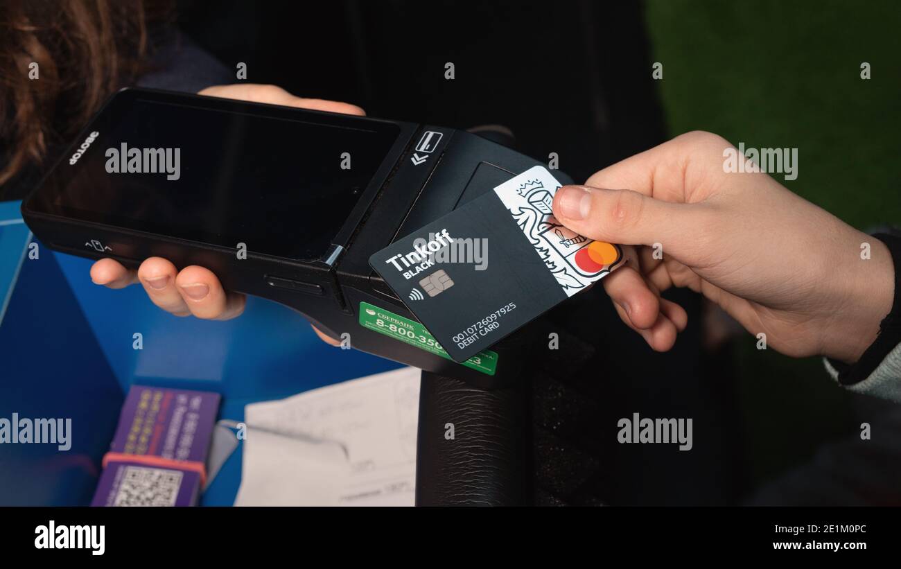 Contactless debit card hi-res stock photography and images - Alamy