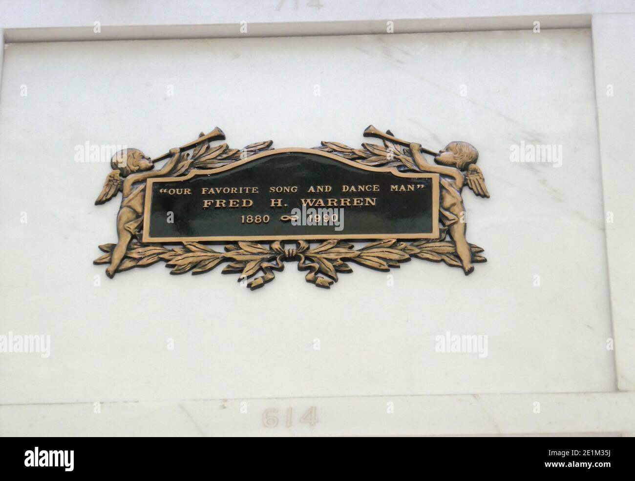 The masked singer us hi-res stock photography and images - Alamy