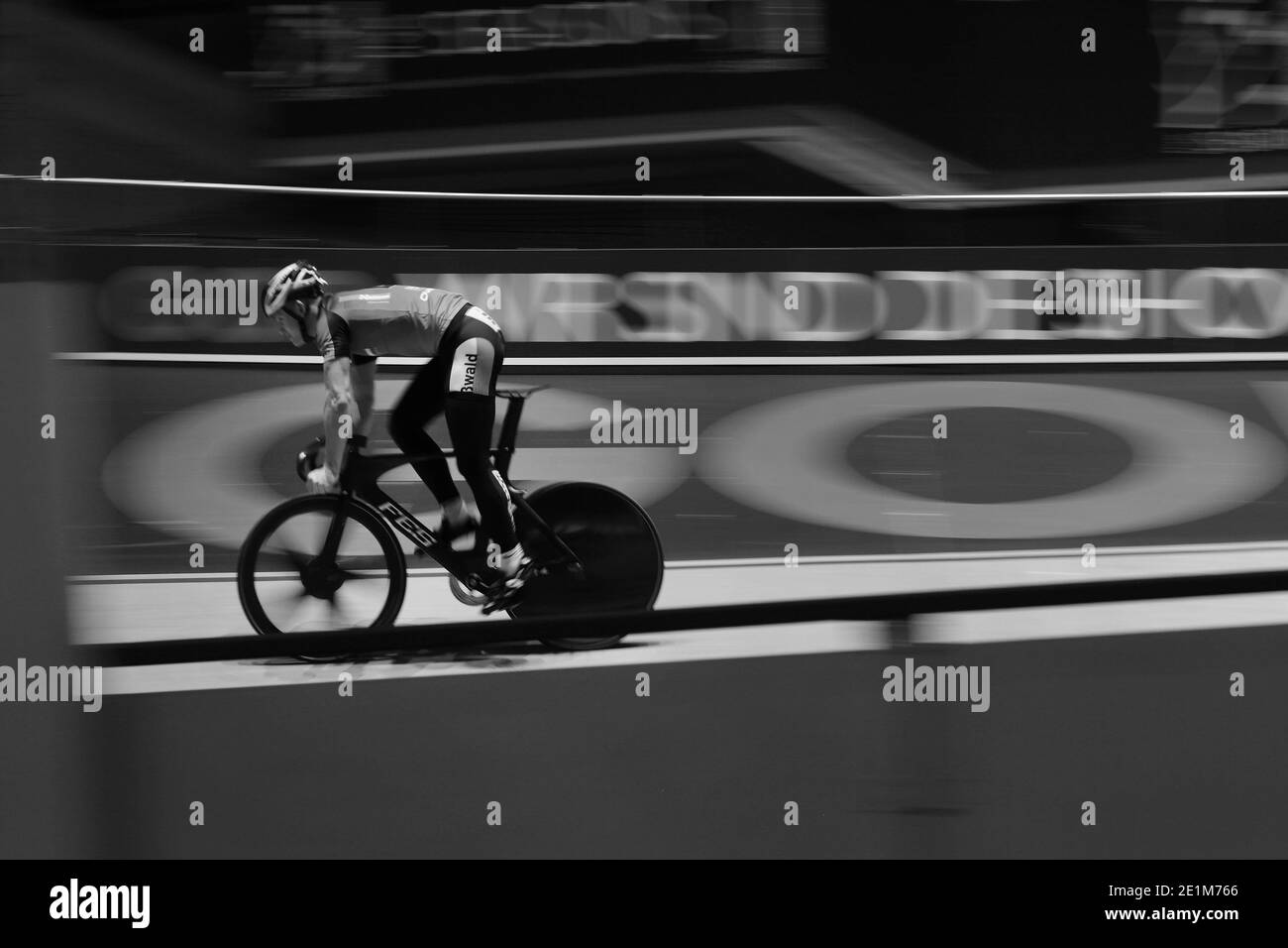 Track cyling hi-res stock photography and images - Alamy