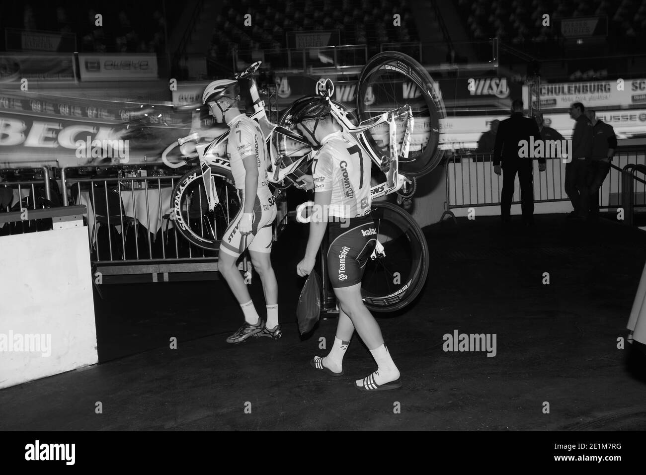 Track cyling hi-res stock photography and images - Alamy