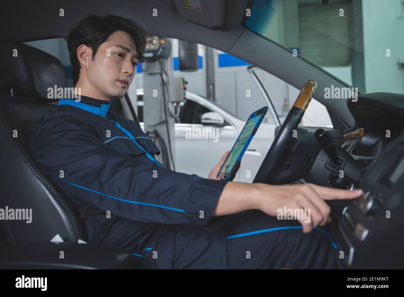 auto vehicle Service repair center concept with maintenance staff Stock ...