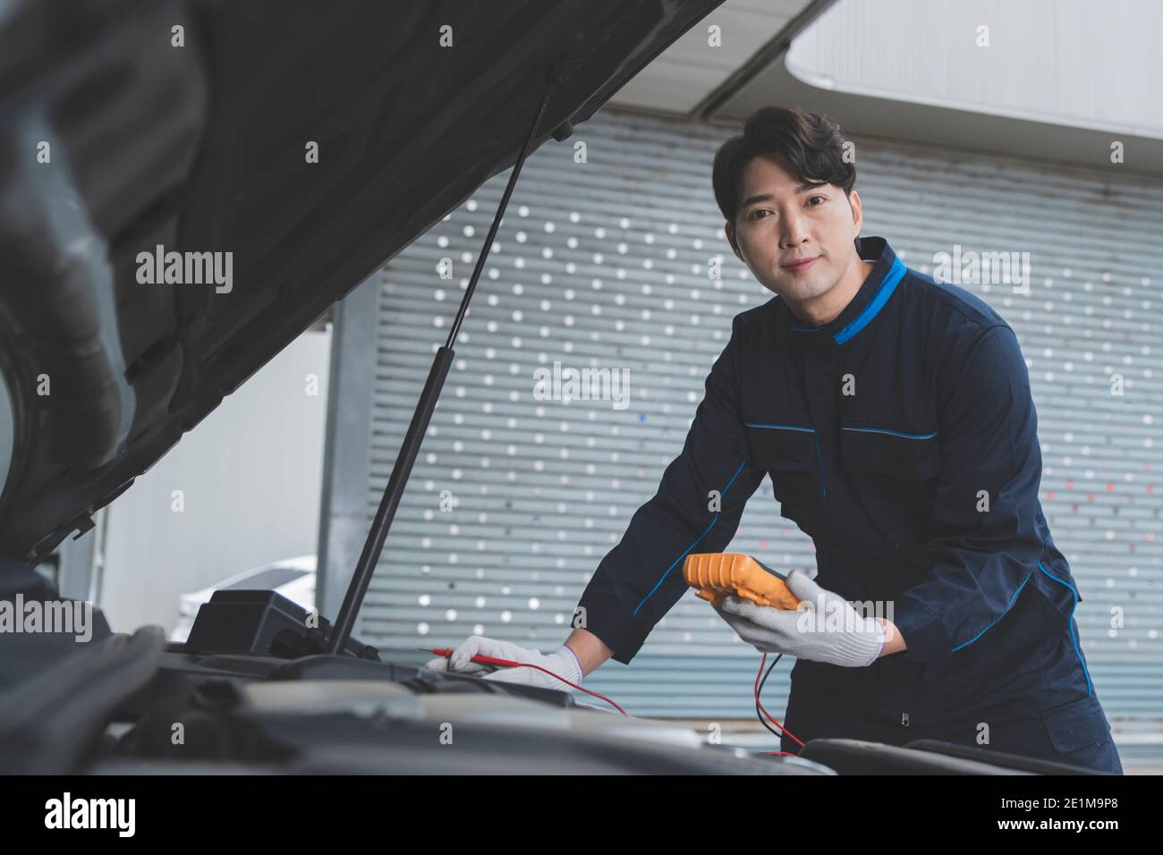 auto vehicle Service repair center concept with maintenance staff Stock ...