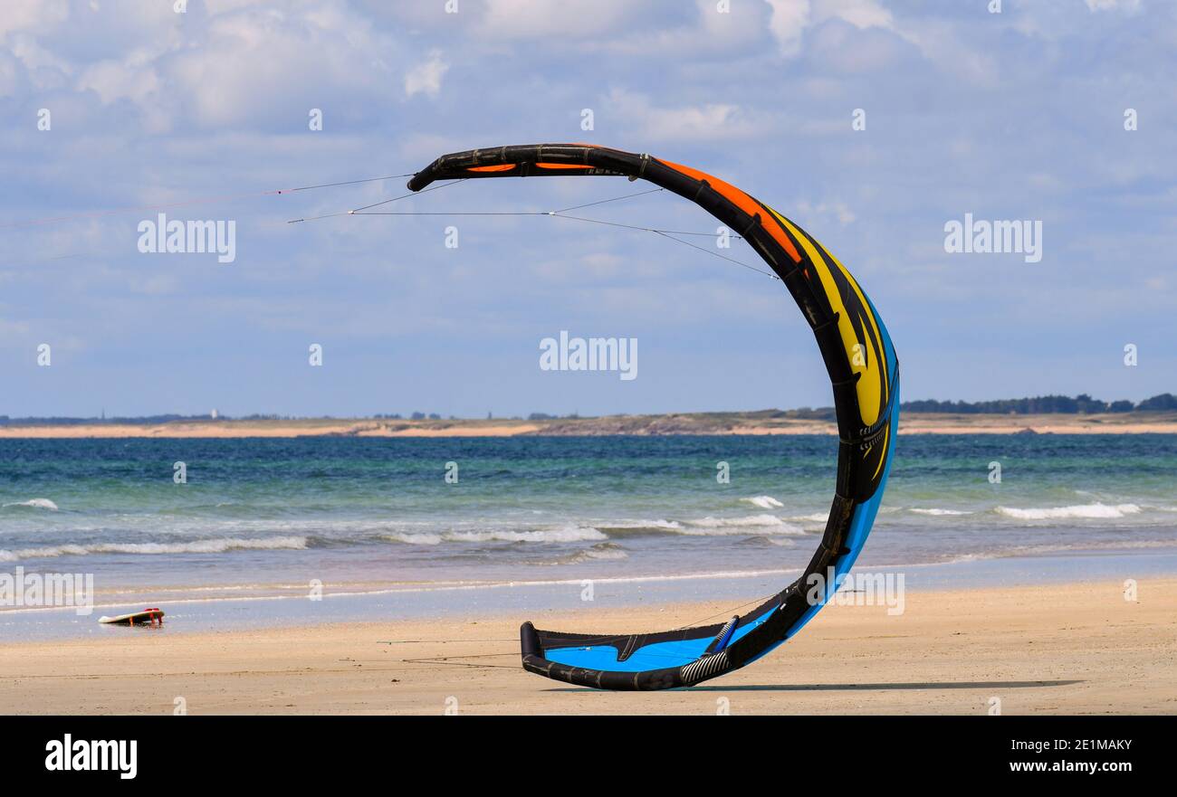 Kite surf on the beach ready to fun session Stock Photo - Alamy