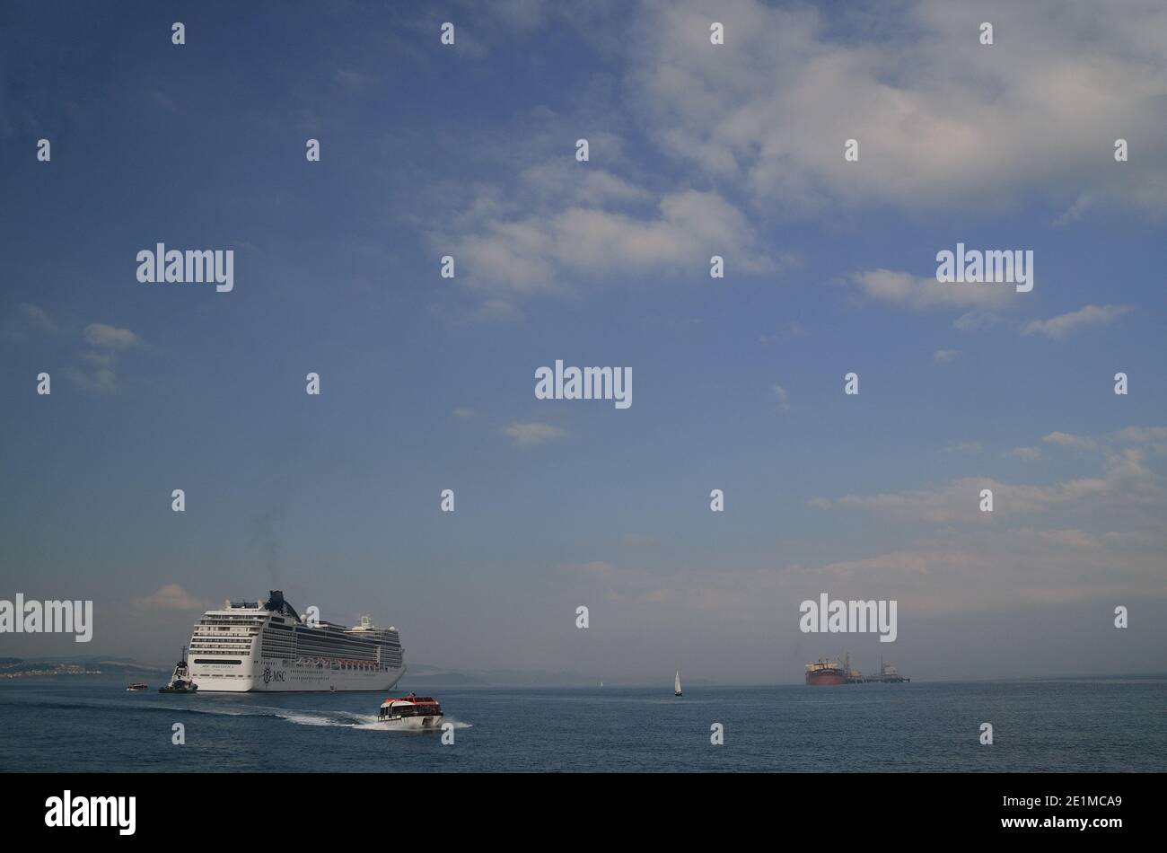 Container ships many hi-res stock photography and images - Alamy