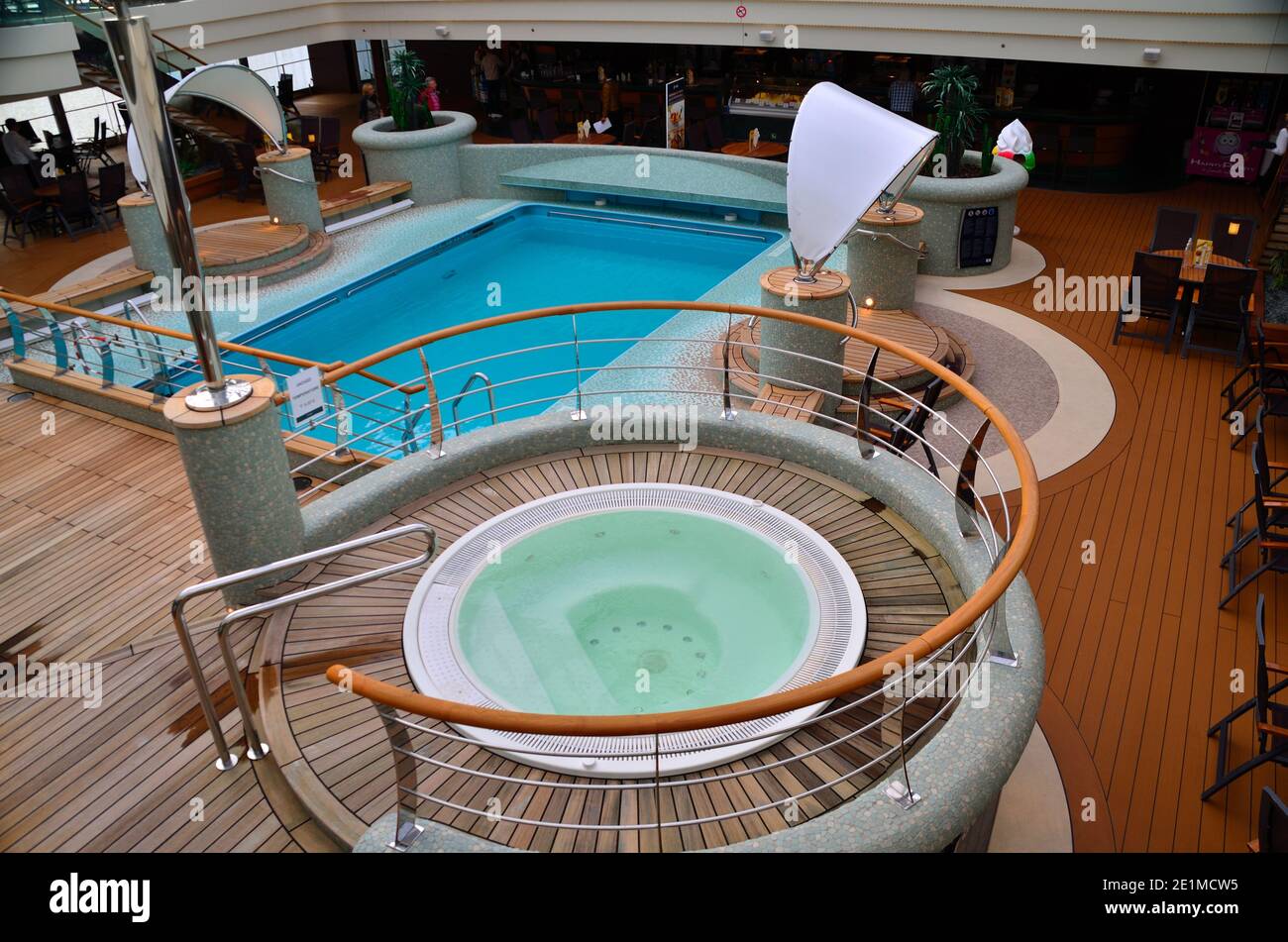 whirlpool and pool on a cruise ship Stock Photo - Alamy