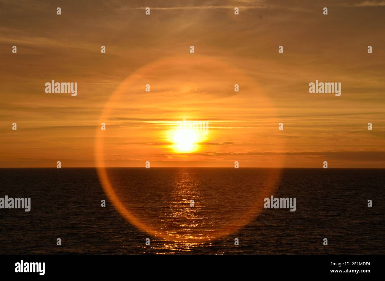 Ring reflection hi-res stock photography and images - Alamy