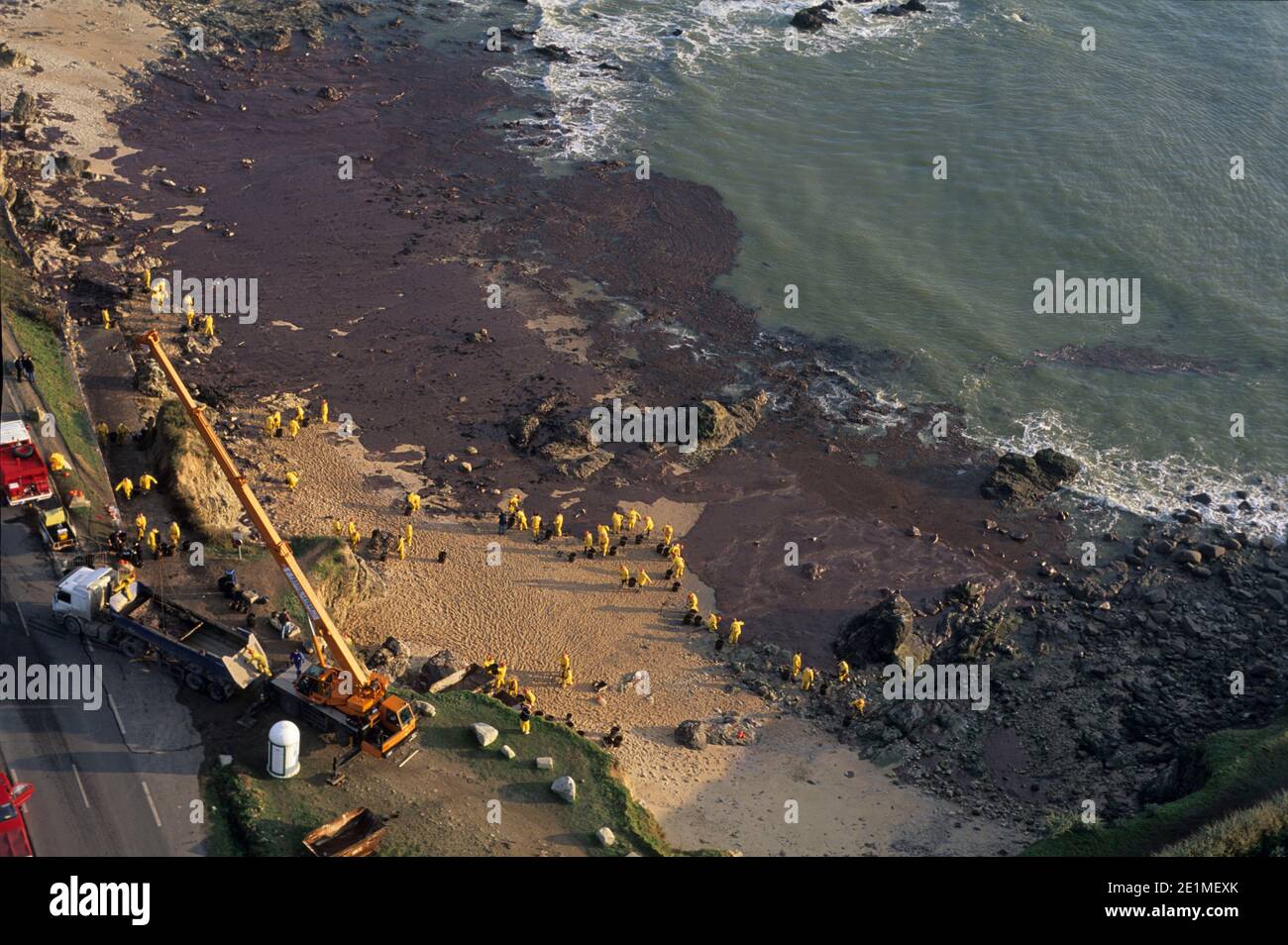 Oil spill caused by the sinking of the tanker Erika: cleaning of ...