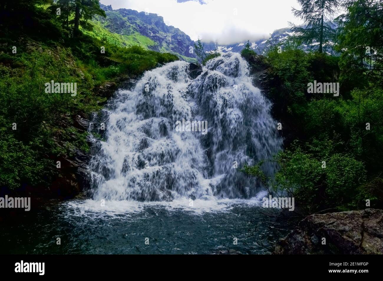 Wide waterfall hi-res stock photography and images - Alamy