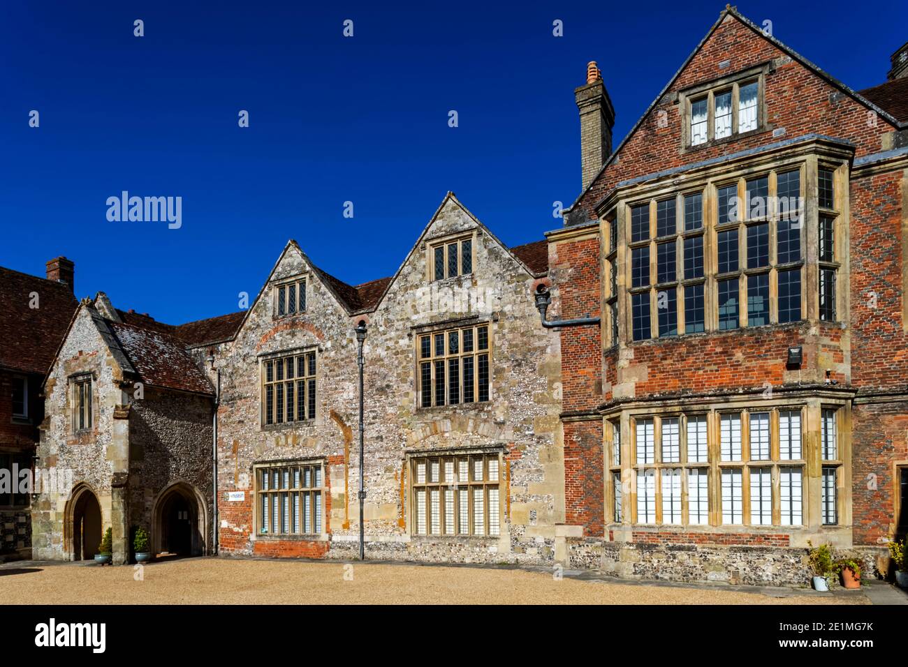 Salisbury cathedral close hi-res stock photography and images - Alamy