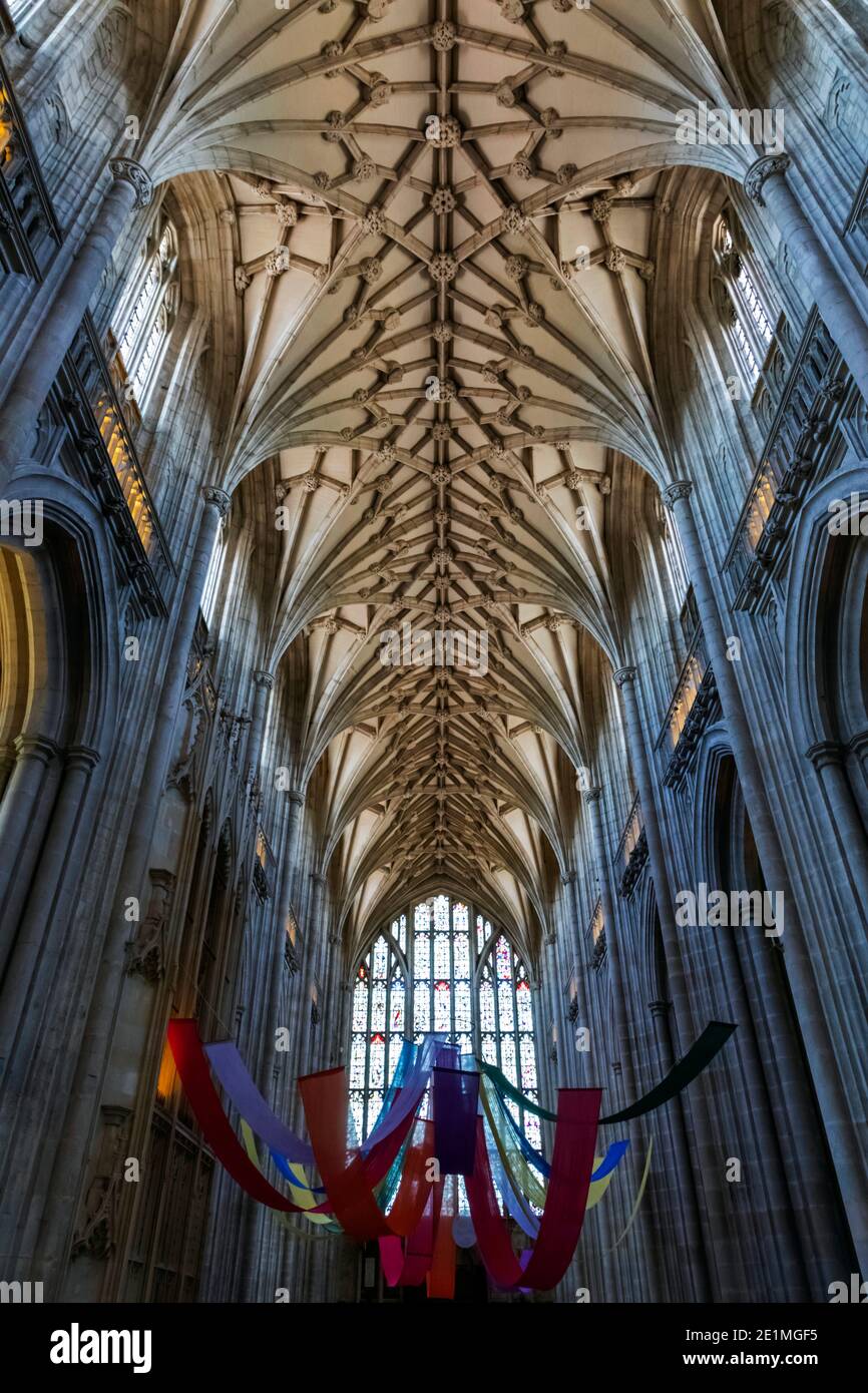Winchester cathedral interior hi-res stock photography and images - Alamy