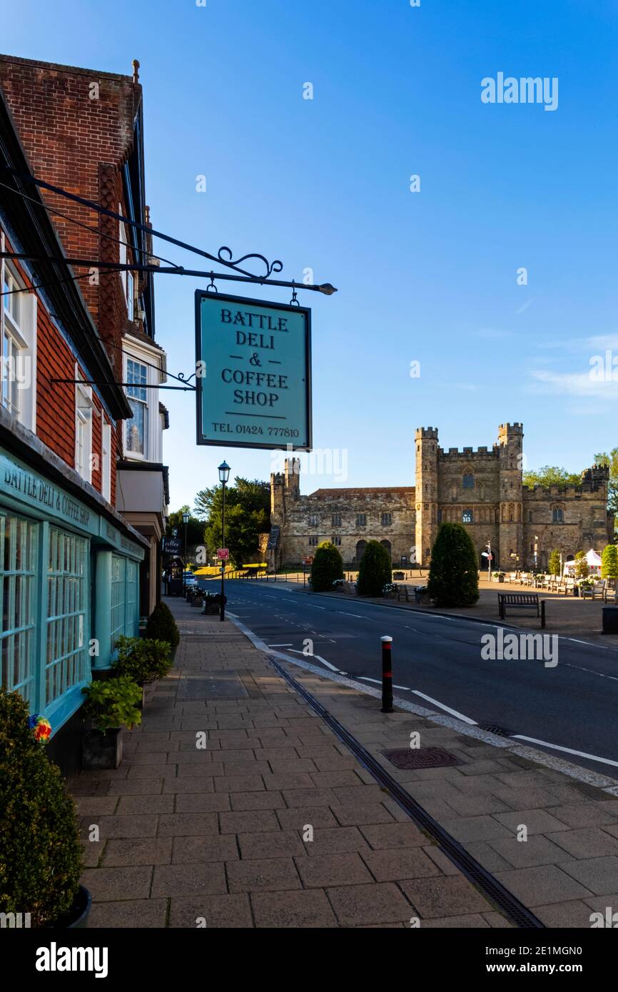 High street shops in battle hi-res stock photography and images - Alamy