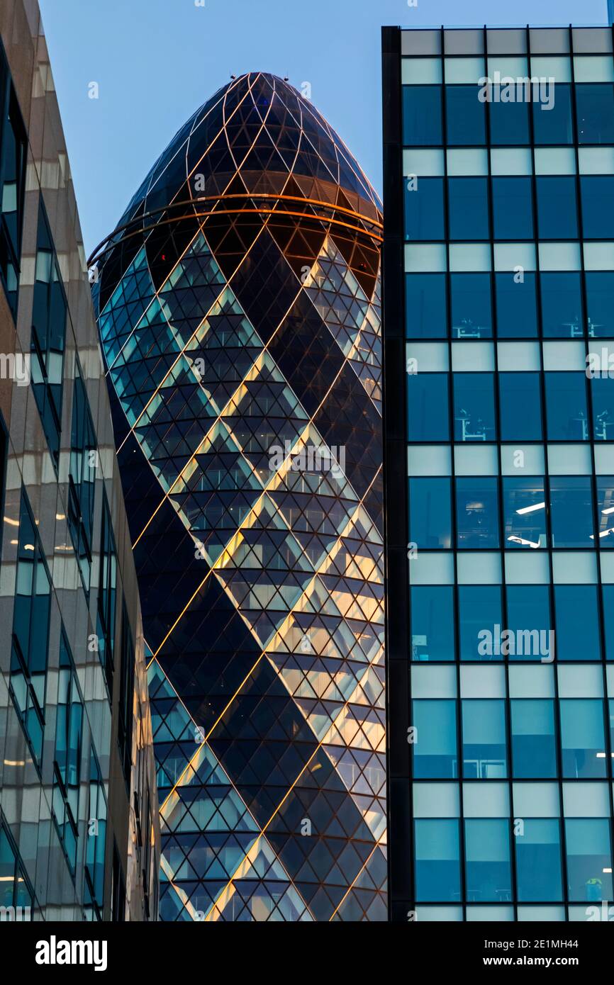30 st mary axe aka the gherkin hi-res stock photography and images - Alamy