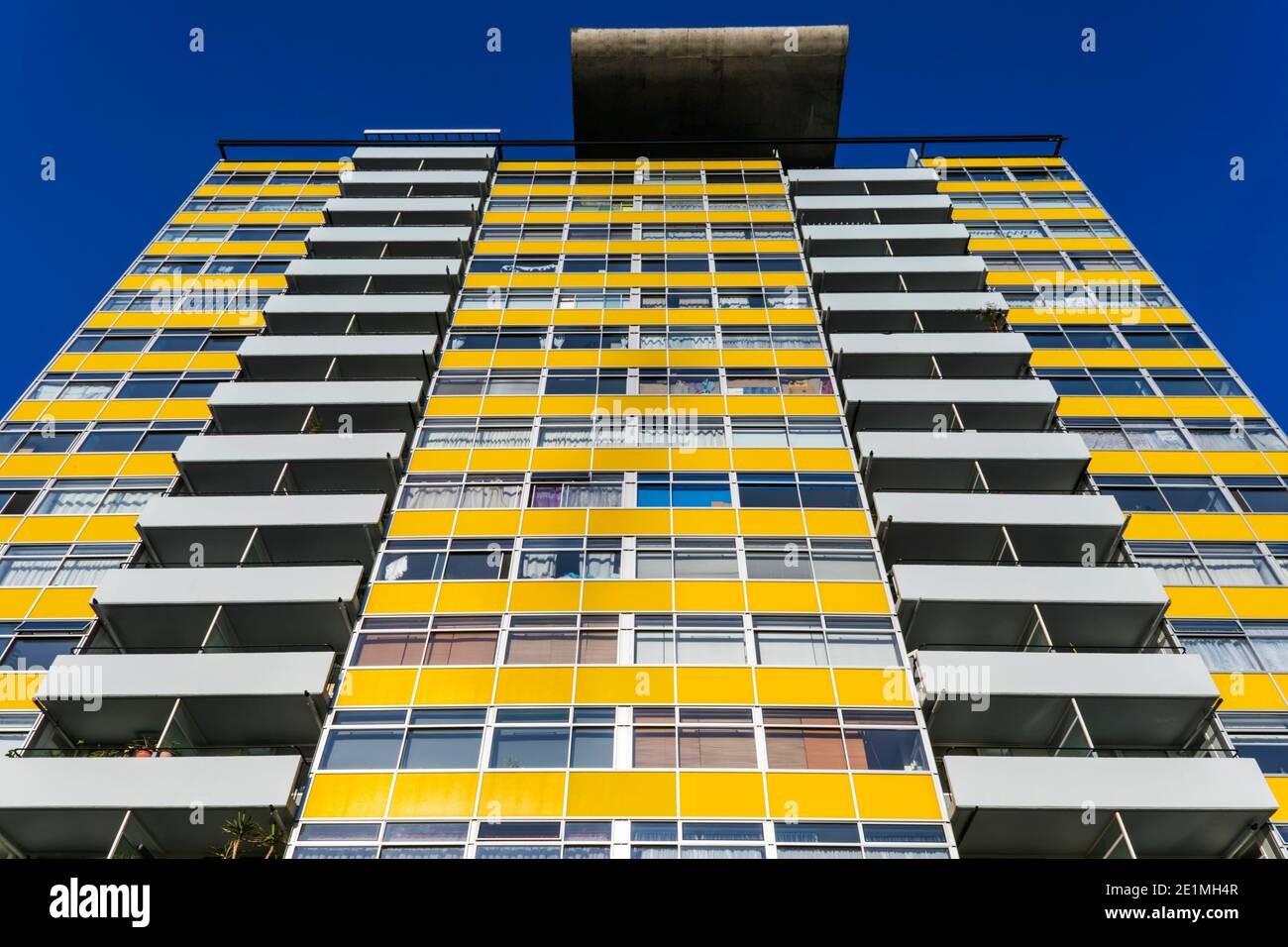 Golden lane estate great arthur house hi-res stock photography and ...