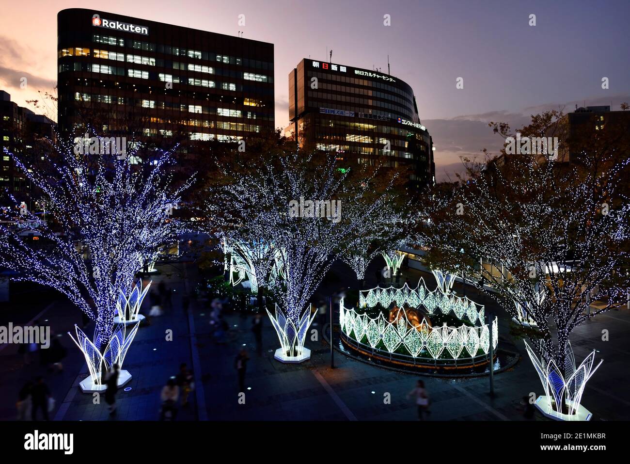 Hakata jr station hi-res stock photography and images - Alamy