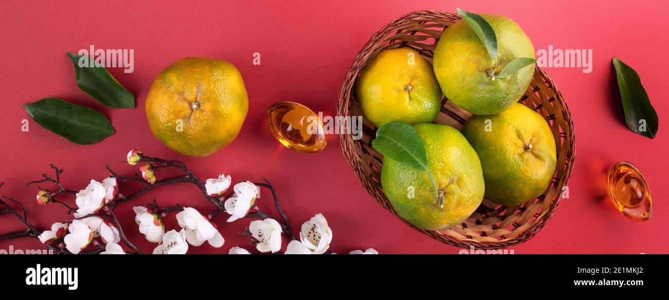 Top view of fresh ripe tangerine mandarin orange with fresh leaves on ...