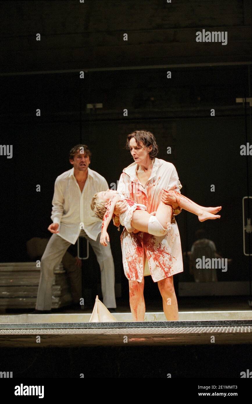 Jonathan Cake (Jason), Fiona Shaw (Medea) in MEDEA by Euripides at the ...