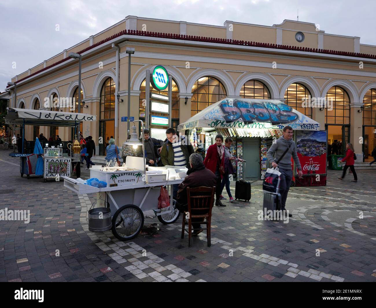 Shopping crowds street scene hi-res stock photography and images - Alamy