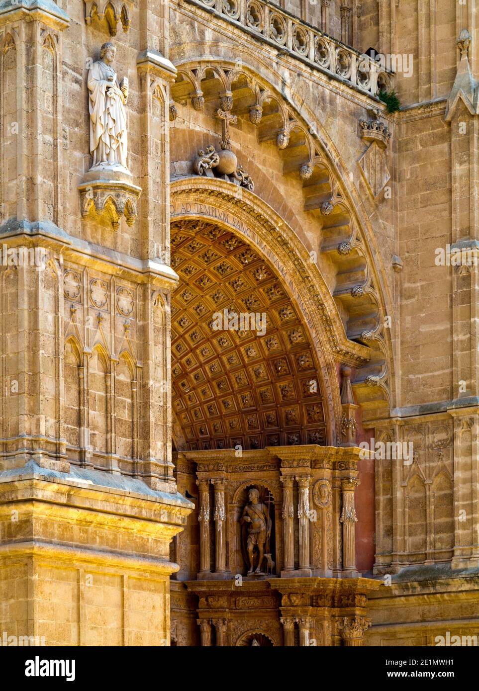 Gothic architecture in spain hi-res stock photography and images - Alamy