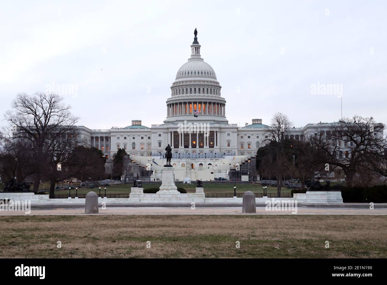 Non scalable fencing hi-res stock photography and images - Alamy