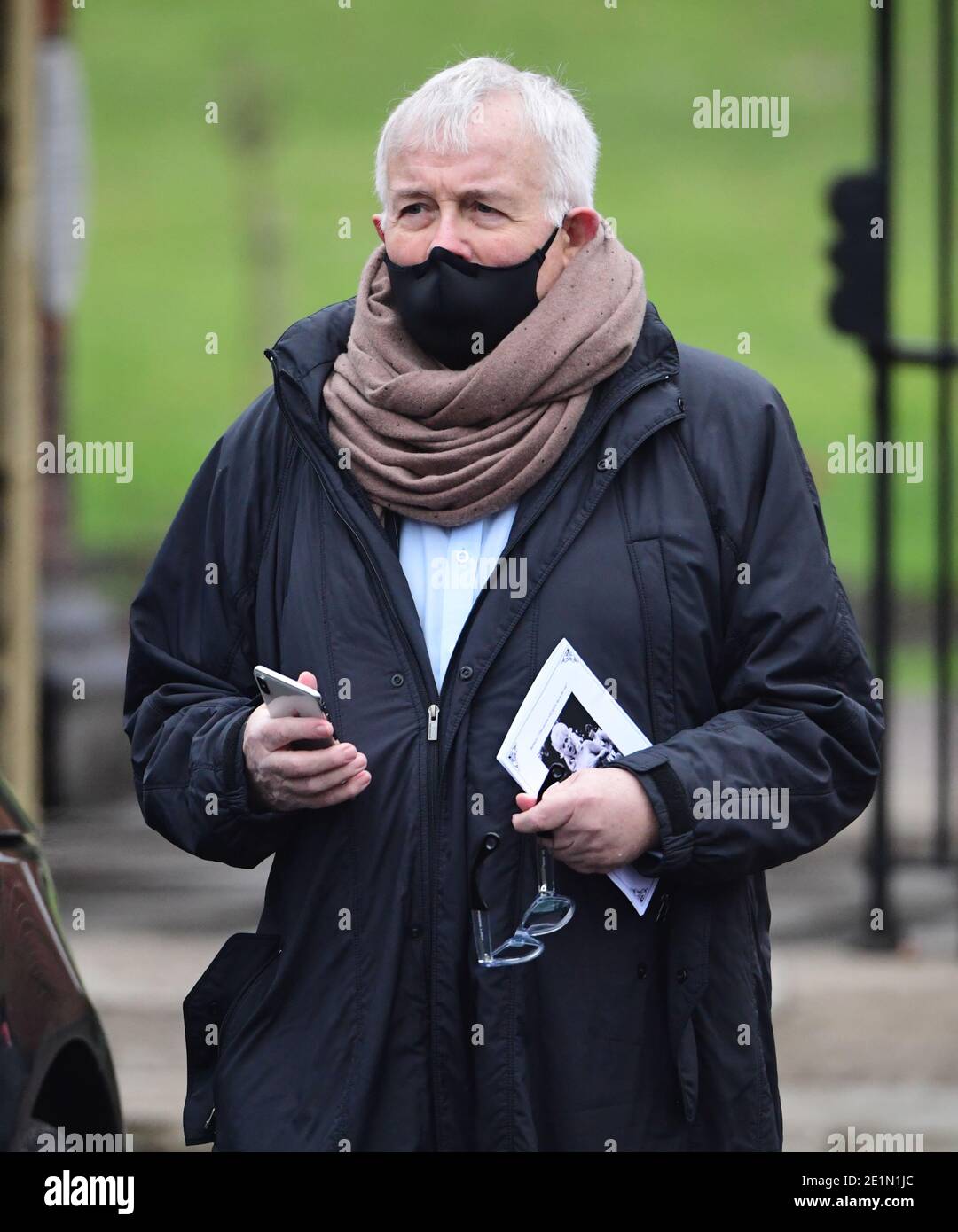 Christopher biggins barbara windsor hi-res stock photography and images ...