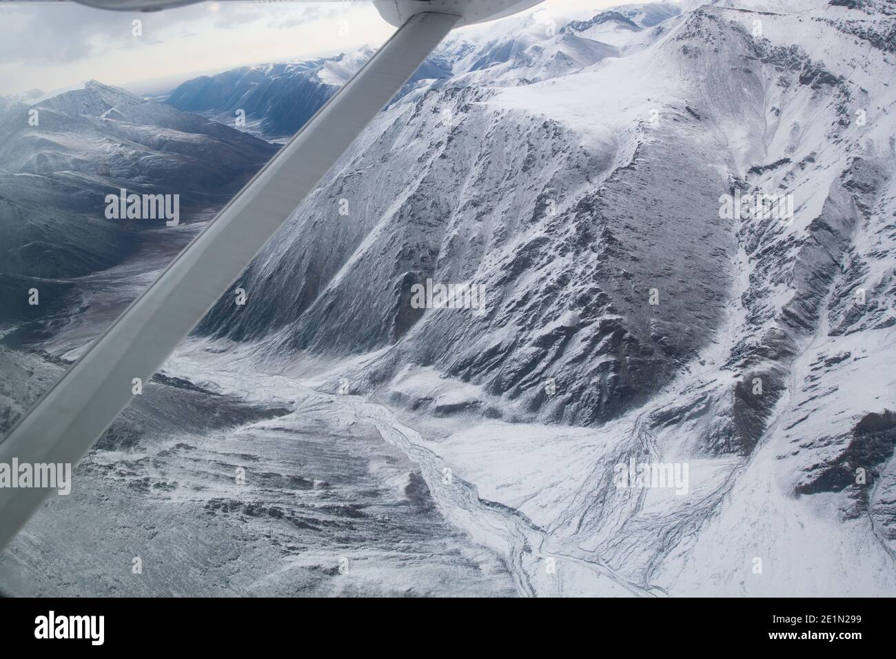 Brooks mountain range hi-res stock photography and images - Alamy