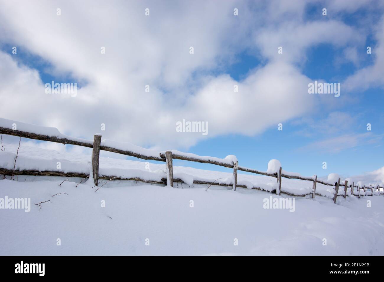 Snowstorm in the himalayas hi-res stock photography and images - Alamy