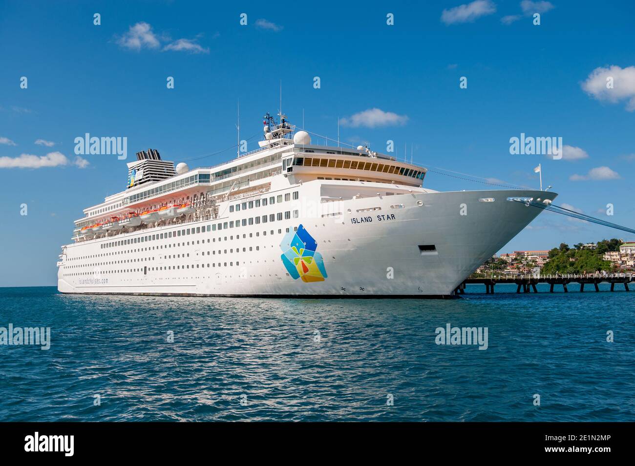 Martinique cruise ship terminal hi-res stock photography and images - Alamy